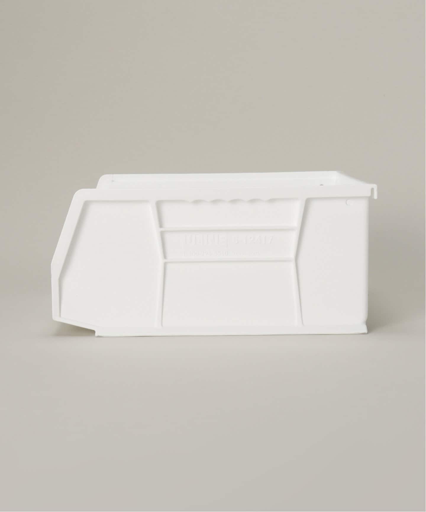 Stackable bins store