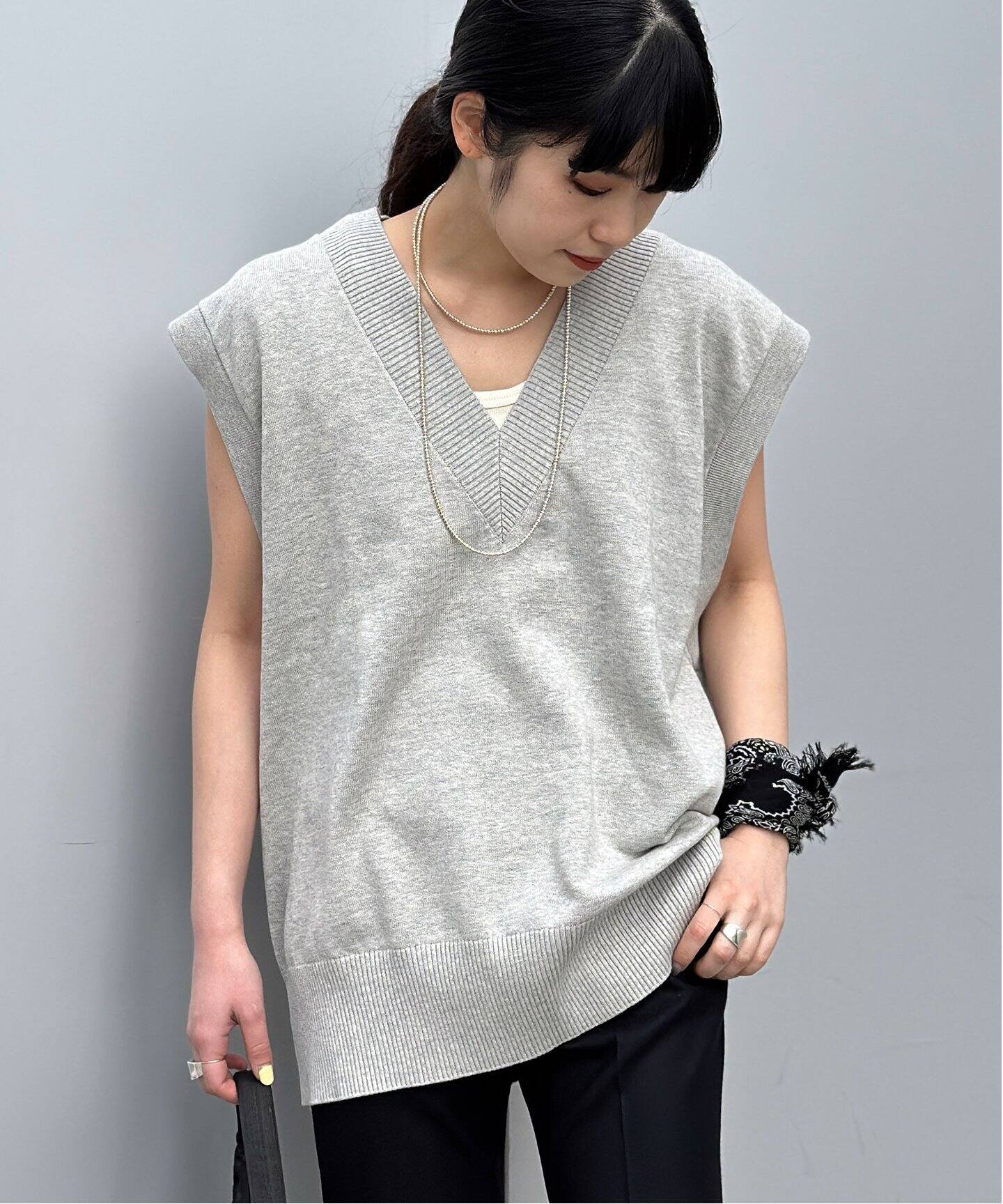 【CINOH / チノ】Vネックベスト（ニット／セーター）｜AP STUDIO（エーピーストゥディオ）の通販｜BAYCREW’S STORE