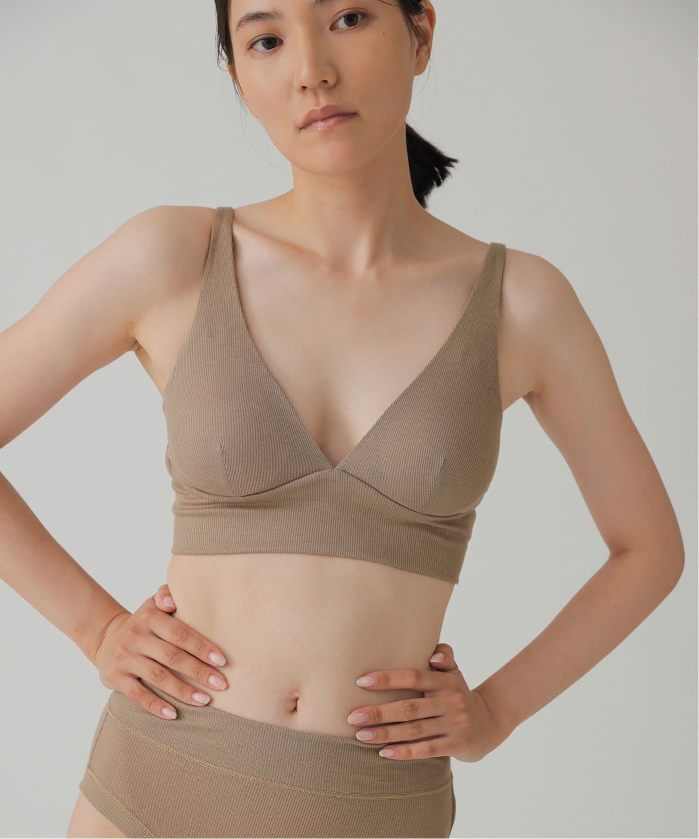 BALANCE】リヨセル/シルク プランジブラ（ブラ）｜EMILY WEEK