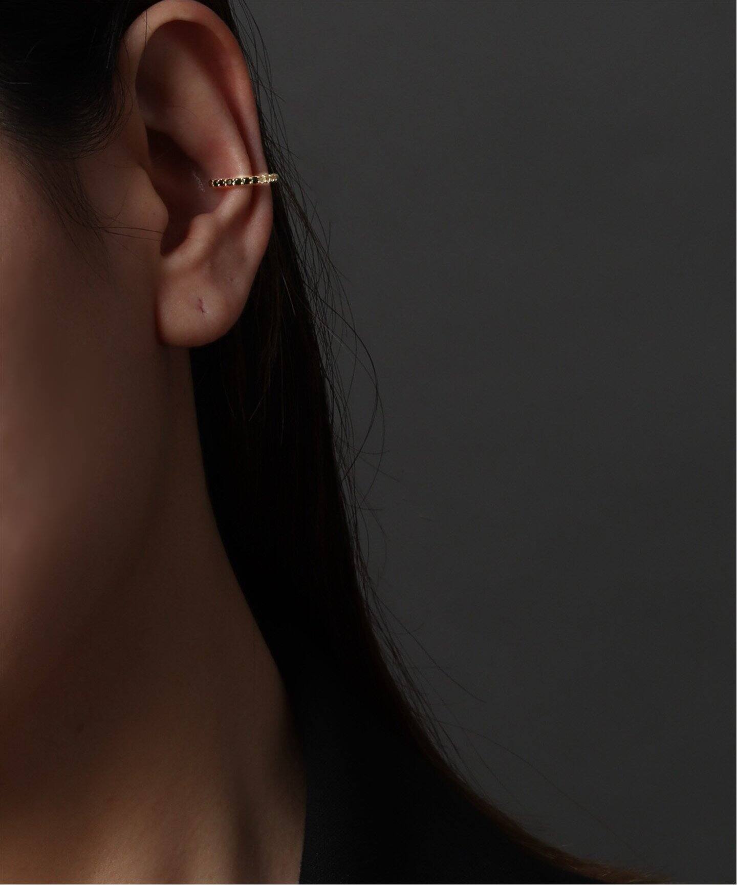 10K onyx×white sapphire earcuff(片耳)（イヤーカフ）｜DECOUVERTE（デクーヴェルト）の通販｜BAYCREW’S STORE